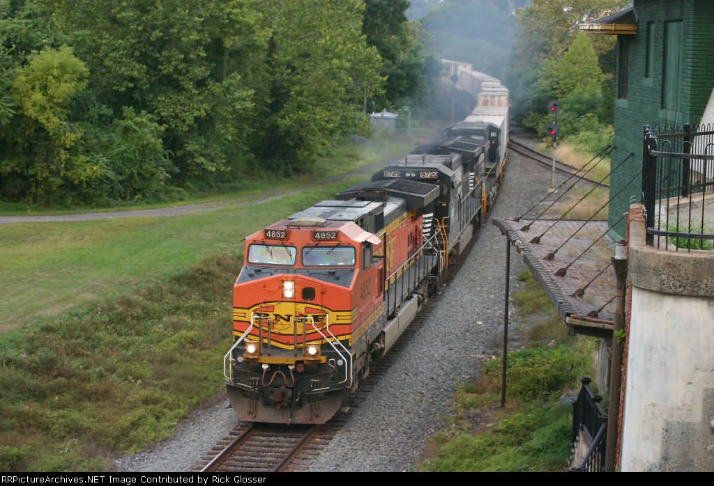 EB NS 214 led by BNSF @ 0732 hrs.